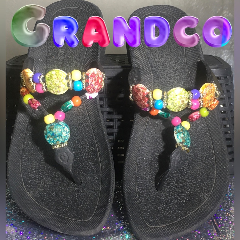 Grandco Jeweled Low Wedge Flip Flop Sandals. Size 7. - Gem